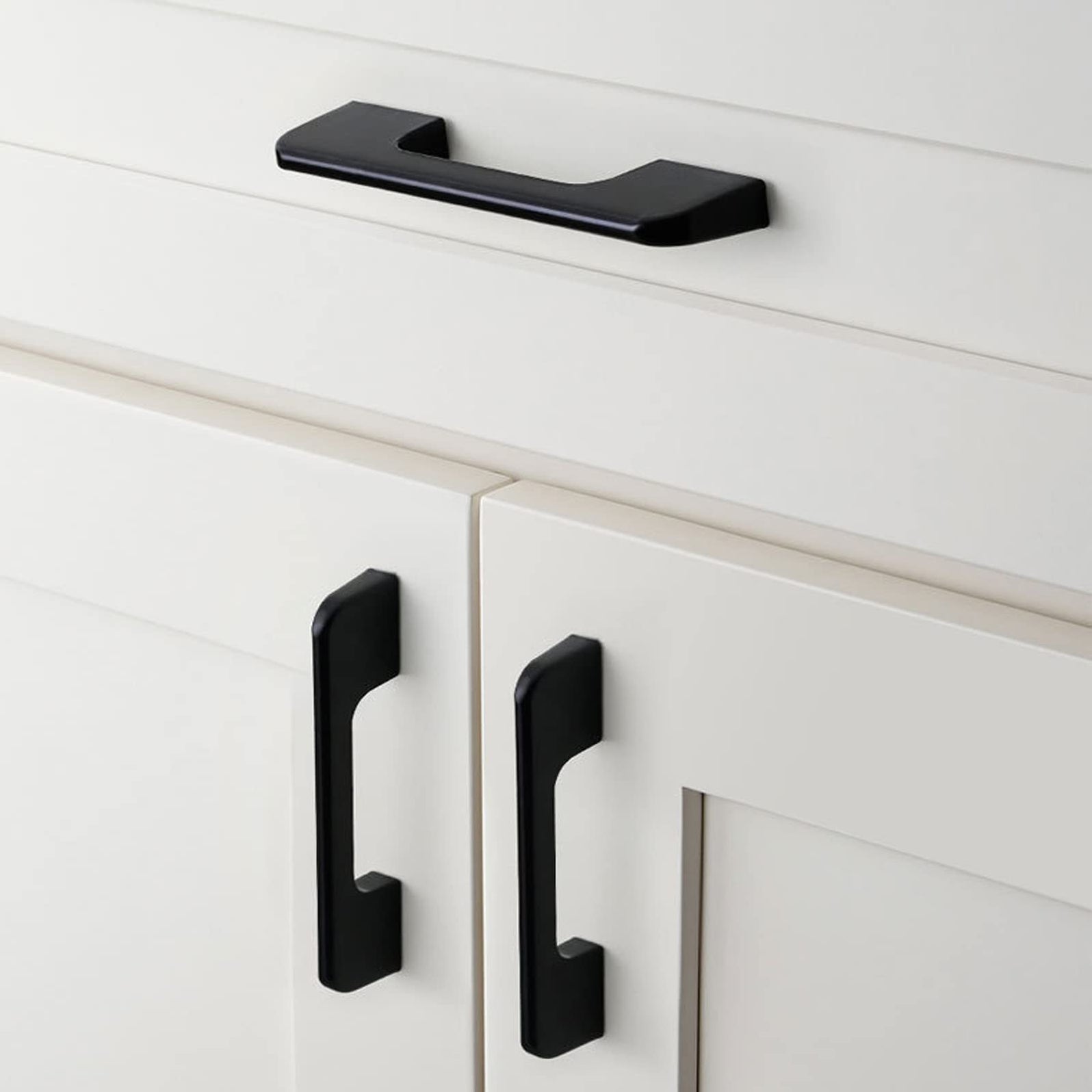 Goldenwarm Solid Aluminum Alloy Modern Long Cabinet and Drawer Handles