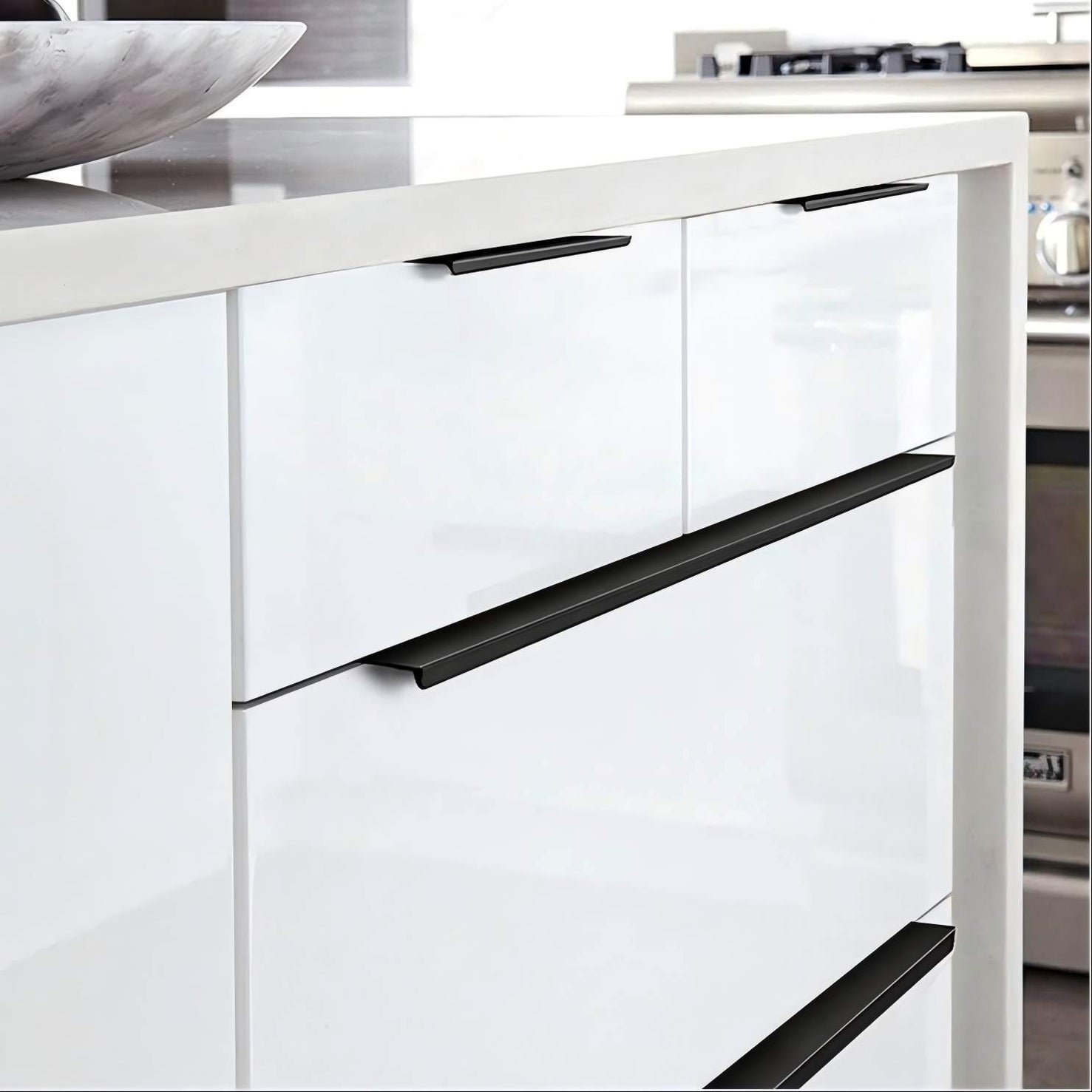 Goldenwarm Modern Gold Black Kitchen Cupboard Cabinet Edge Pull Handles